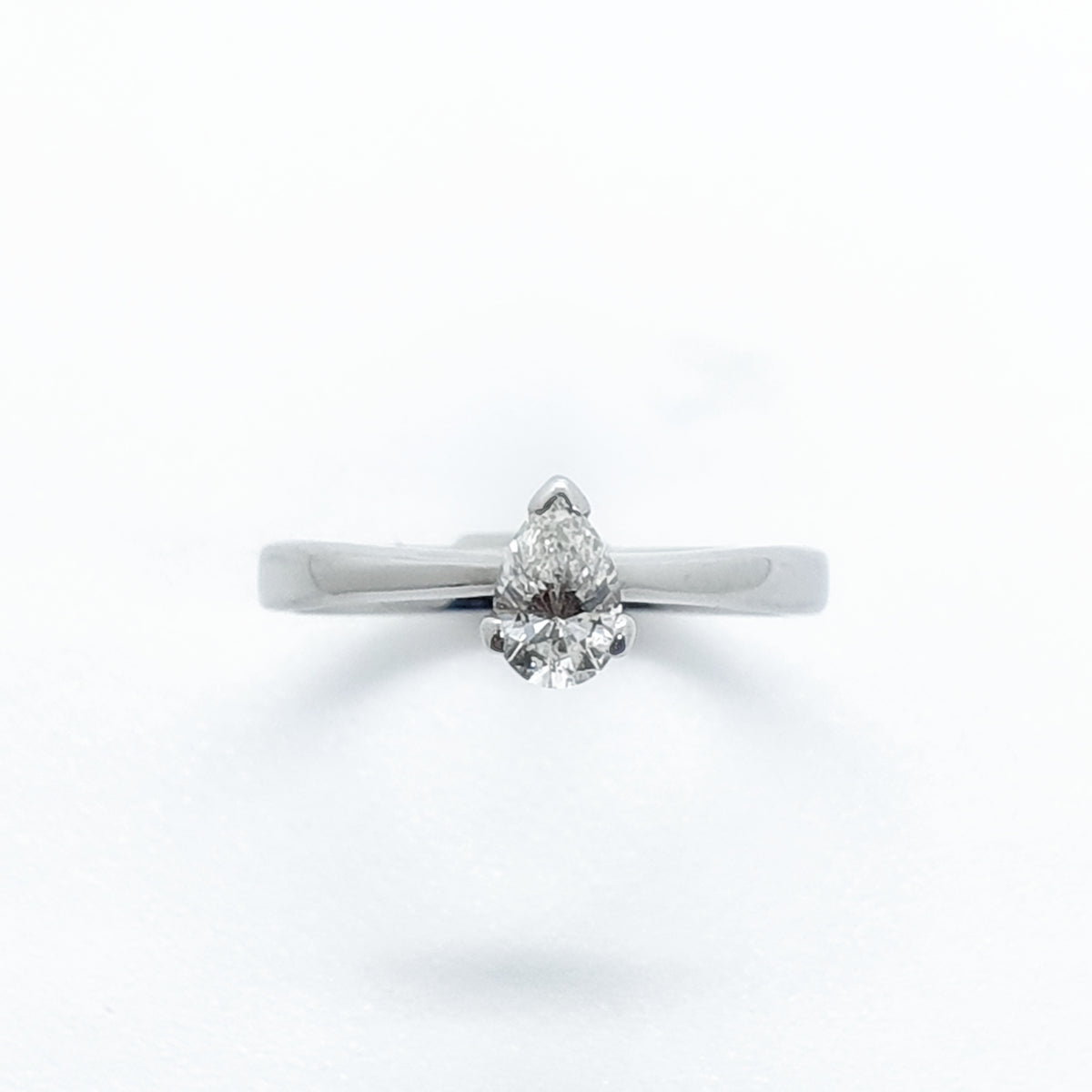 18ct White gold. 0.35Ct Pear Solitaire – Raffles Jewellers